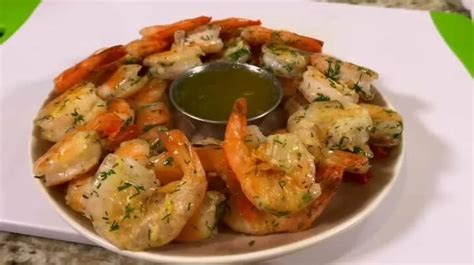 Креветки жареные с чесноком в сливочном соусе Как готовят креветки Как жарить креветки