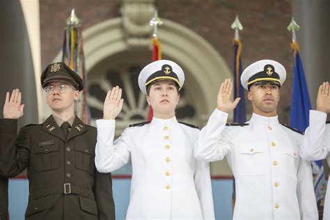 16 New Officers Sworn In At Rotc Commissioning Ceremony — Harvard Gazette