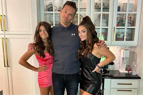 Dad Claps Back After Photo Of Daughters Going To Homecoming Goes Viral