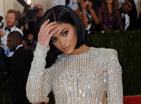 Kylie Jenner Faire La Belle Son Corps Nen Peut Plus Public