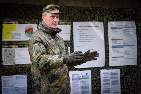 Die Bundeswehr In Bayern Oberstleutnant Andreas Wiechert
