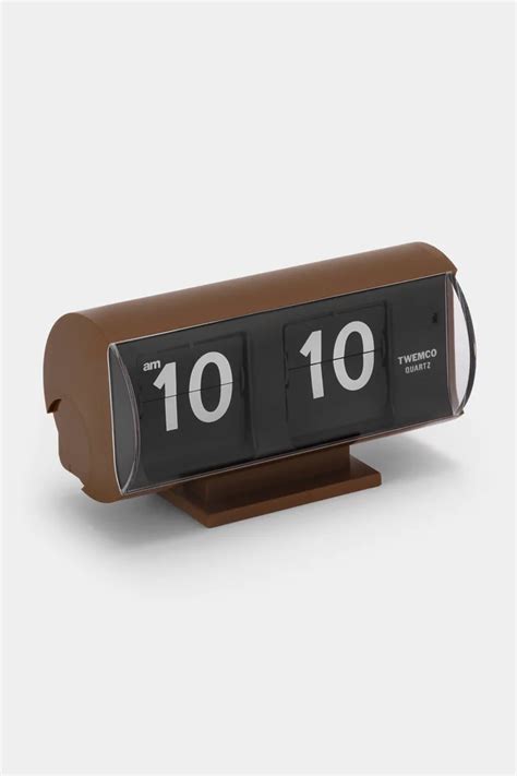 Twemco Qt 30t Analog Flip Clock Urban Outfitters