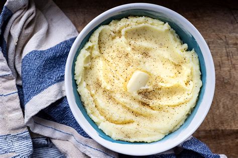 The Creamiest Cheesy Mashed Potatoes The Two Bananas