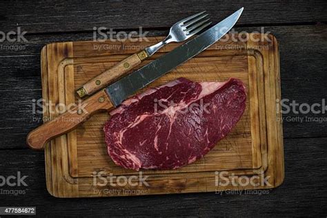 날것 Ribeye 비프 스테이크 오버헤드를 압살했다 전원주의 의사협회 2015년에 대한 스톡 사진 및 기타 이미지 2015년 고기 구이 디너 Istock