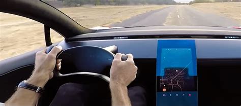 Tesla Insinúa En Un Nuevo Vídeo Lo Que Podría Ser El Interior Del Nuevo