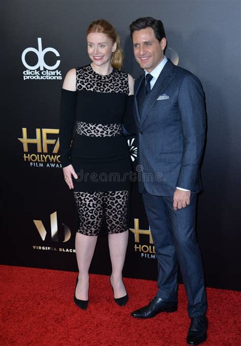 Bryce Dallas Howardandedgar Ramirez Foto Editorial Imagem De Fama Charuto 172826486