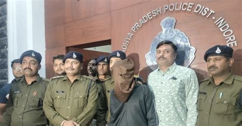 एक लड़की दो आशिक लखनऊ से प्रेमी को मिलने बुलाया गर्डन बोली इंतजार करो मैं आ रही हूं पहुंचा