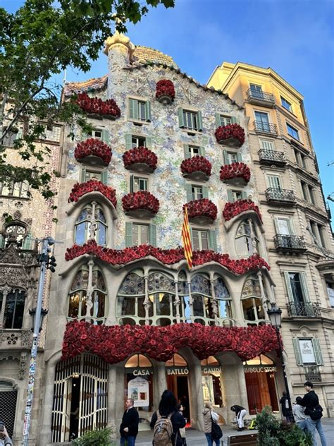 7박 9일 바르셀로나파리 여행 산조르디의 날 메멘토투어 가우디 반일 차량투어 내돈내산 후기 까사바트요 까사밀라 구엘공원 4월 바르셀로나 날씨 네이버 블로그