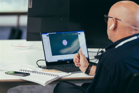 Do You Know The Difference Between Asynchronous And Synchronous Workplace Communication Be