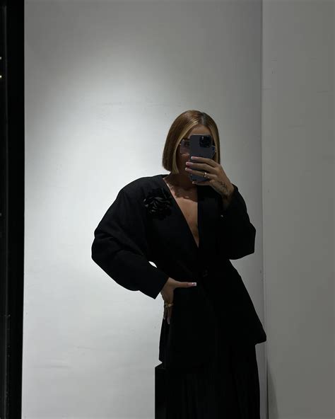 ქალის ტანისამოსი და სხვა … საოცარი კომბინაცია Instagram