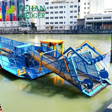 River Trash Collecting Skimmer Boat Floating Garbage Collecting Machine