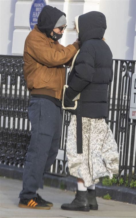 한 3년차 커플인 로버트 패틴슨 X 수키 워터하우스 해외 연예가 소식 네모판