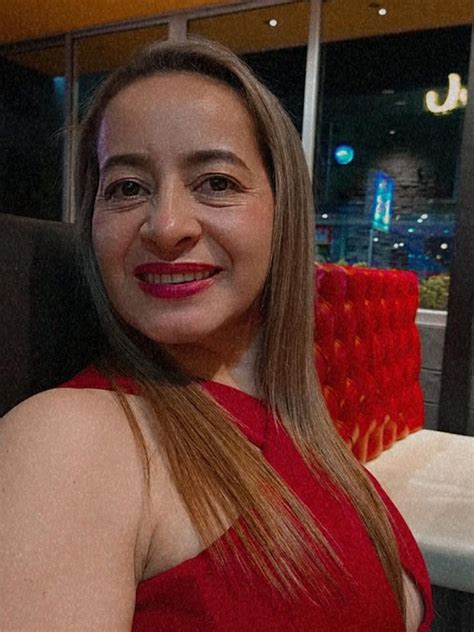 Issa Hot20 Cam Model Free Live Sex Show And Chat Stripchat