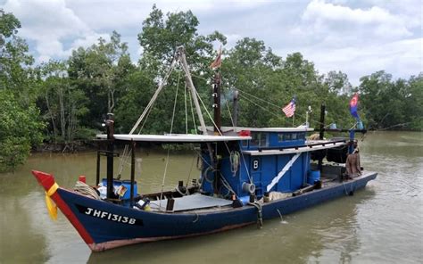 Dua Nelayan Hilang Bot Karam Dipukul Ombak Kosmo Digital