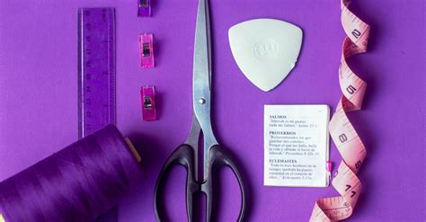 Diy 바느질 가위 공예 용품 다채로운 재봉 바느질 작업 바느질 작업장 보라색 보라색 실 봉제 프로젝트 봉제 필수 섬유 예술 수공예 실 스풀 양복점