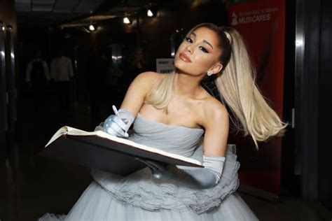 Ariana Grande Debuts Blonde Hair Ahead Of Playing Glinda In ‘wicked Movie See The Photo