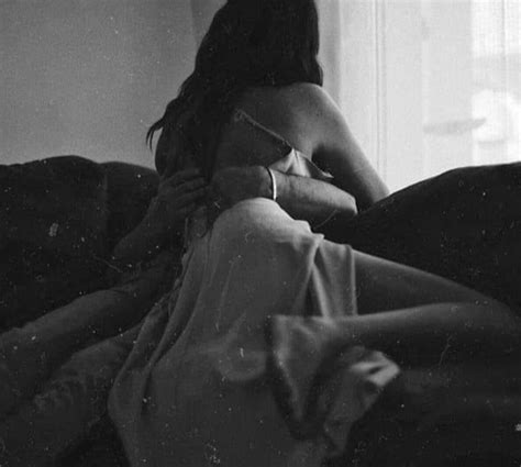 ბედნიერება ყველას უნდა ისეთი გოგონას პოვნა რომელიც არ ეწევა არ