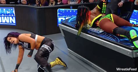 Interference During Wwe Womens Title Match On Smackdown Wwf Old School