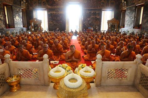 บรรพชาอุปสมบท ๙๙ รูป เฉลิมพระเกียรติพระบาทสมเด็จพระเจ้าอยู่หัว เนื่อง