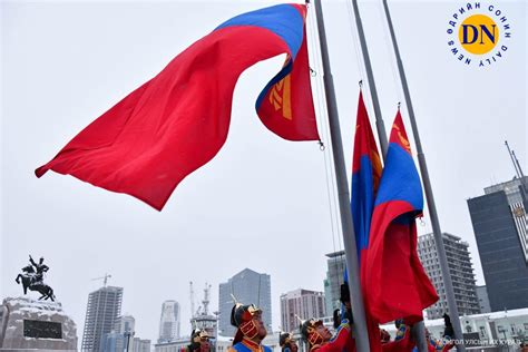 Монгол Улсын төрийн далбааг мандуулж жанжин Д Сүхбаатарын хөшөөнд цэцэг өргөлөө Dnn Mn