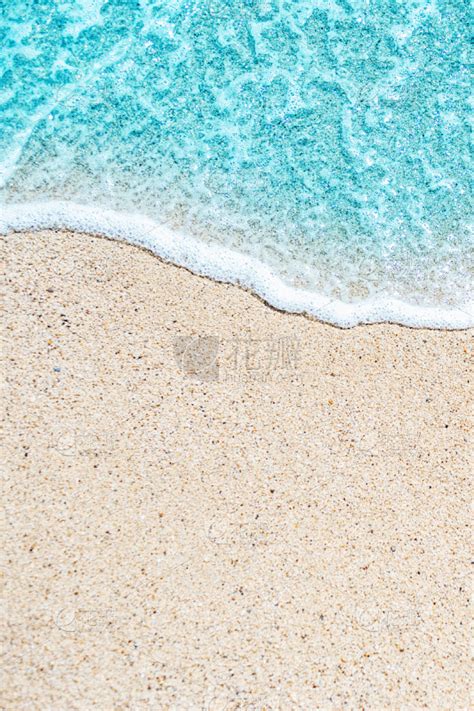 沙子夏天海滩蓝色海洋波浪背景柔和氮白昼