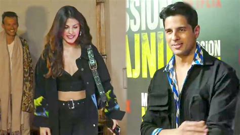 Rhea Chakraborty Looks Cute At Mission Majnu Screening Youtube