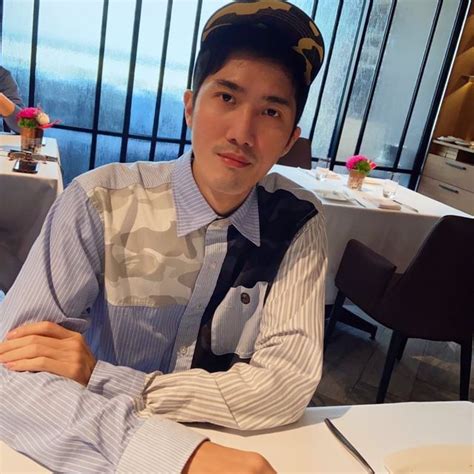 William Wu 18440613 Wu • Threads Say More