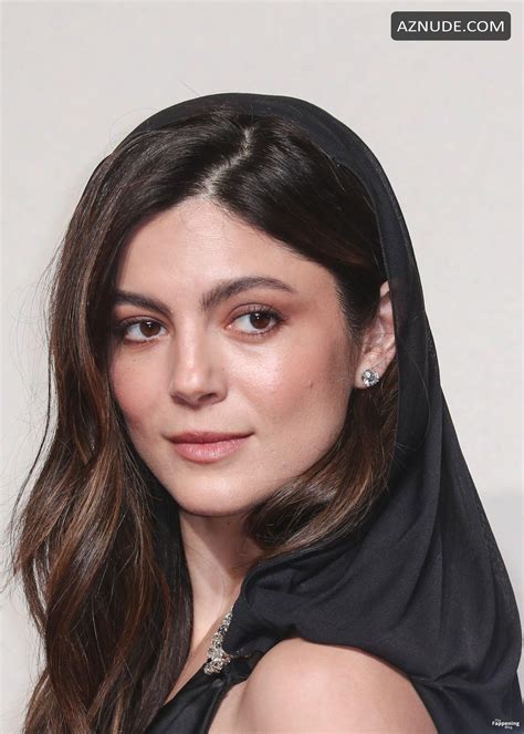 Monica Barbaro Sexy Shows Off Her Curvaceous Body At A Complete Unknown Premiere In London Aznude