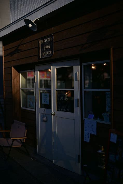 開店前のパン屋さん GANREF