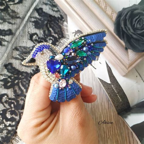 Брошь колибри из бисера и пайеток на заказ ручной работы Хватит дурачиться баловаться беситься