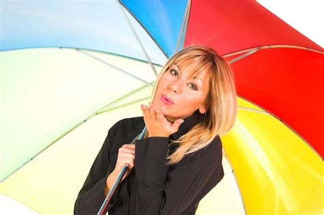 Chica Joven Que Envía Un Beso Foto Premium