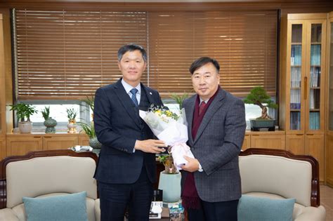 김현택 남양주시의회 의장 윤성현 체육회장 당선인 접견