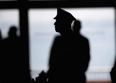 පොලිස්පති කසිප්පු අල්ලන්න එපා කීවාලු නාමල් සර් එවූ බෙලිඅත්තේ කසිප්පු ඕඅයිසී ගැන පොලිසියෙන්