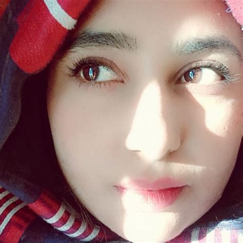 Nuzhat Qureshi Medium