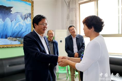 秦安县委书记王东红开展教师节前走访慰问活动图 天水在线