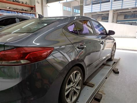 아반떼ad 자동차 문이 잠겨서 안에서와 밖에서 모두 열리지 않는 고장 차 잠금장치 고장 수리 차 문이 잠겨서 안쪽과 바깥쪽에서 안 열리는 고장 수리차 문 잠금장치