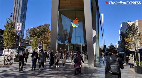 Apple Hires Its First People Officer In Executive Reshuffle