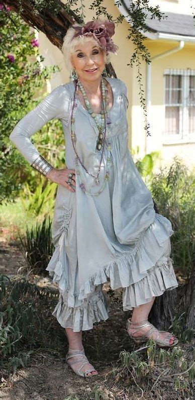 Love To See Older Women Wearing These Pretty Shabby Outfits Stylish