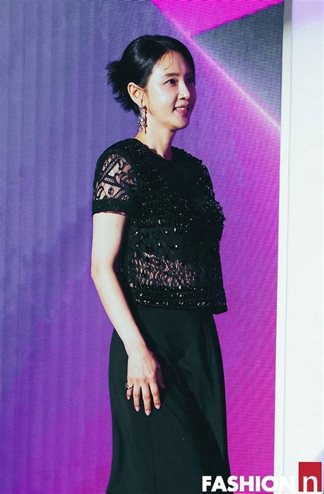 오현경 시스루라서 더 우아 50대 절정의 우아미 시스루 스팽글 드레스룩 패션엔