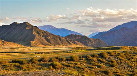 배경 화면 산 밝은 녹색 잔디 구름 하늘 자연 2560x1440 Qhd 그림 이미지