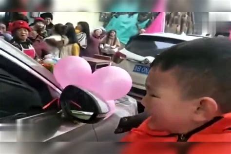 外甥女把舅舅惹怒了，舅舅的质问外甥女一脸不屑，小心舅妈揍你！