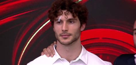 Perché Federico Massaro Ha Un Cerotto Sul Sopracciglio Video