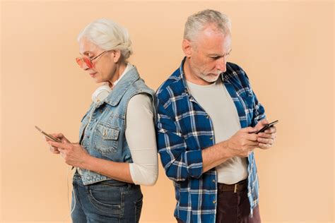 How Smartphone Use Benefits Cognitive Health In Older Adults The Hyperhive