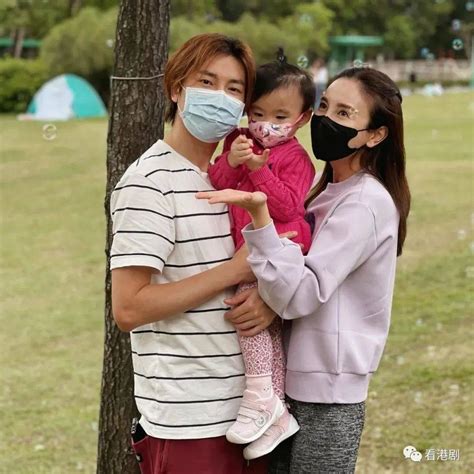 罗力威雨侨贺结婚4周年 带囡囡到公园「放电」活动望住渠harper