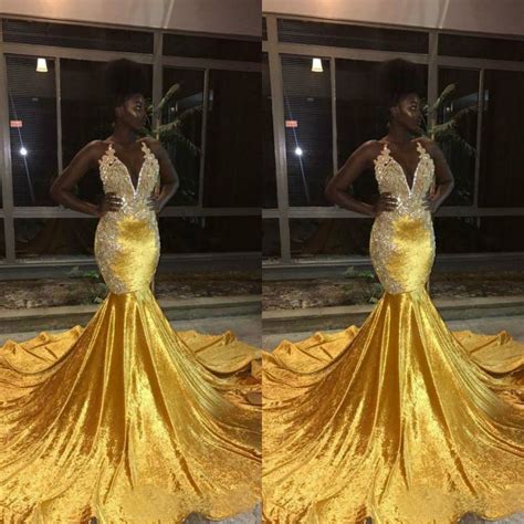 2019 Black Girls Mermaid Prom Dresses Sexy Halter Neck Lace Applique