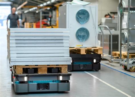 Mir Launches Two Powerful Autonomous Mobile Robots To Optimize All Logistics • Modern Plastics