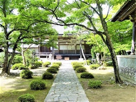 引接寺 滋賀県東近江市 数千体の石塔石仏 お寺の風景と陶芸