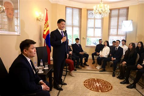 Монгол Улсын Ерөнхийлөгч У Хүрэлсүх “Илгээлт 2100” хөтөлбөрийн хүрээнд ИБУИНХУ д сурч буй