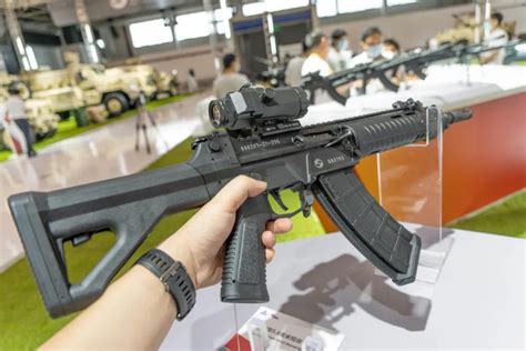 换新发的歼 20 颜值爆表QBZ 191 珠海航展首日看点 军事 中华网