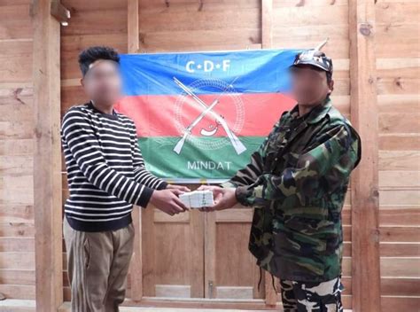 မင်းတပ် ခလရ ၂၇၄ မှ လက်နက်နှင့်အတူ အလင်းဝင်လာသော တပ်သားကို Cdf မင်းတပ်က ဆုငွေ သိန်း ၅၀ ချီးမ